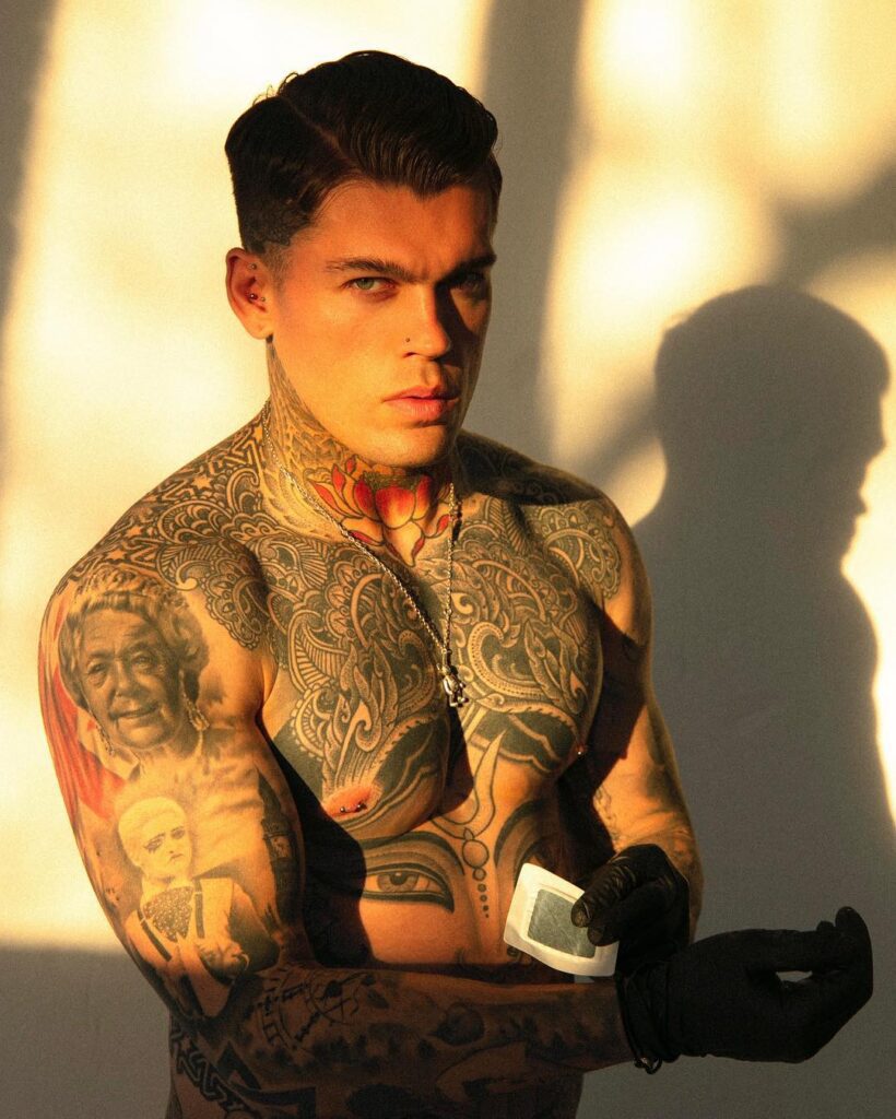 Stephen James: Futbolista, modelo y empresario británico
