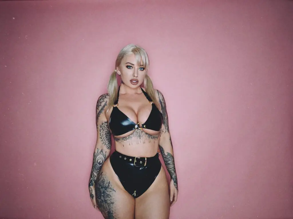 Modelo australiana de OnlyFans - ColorMusic