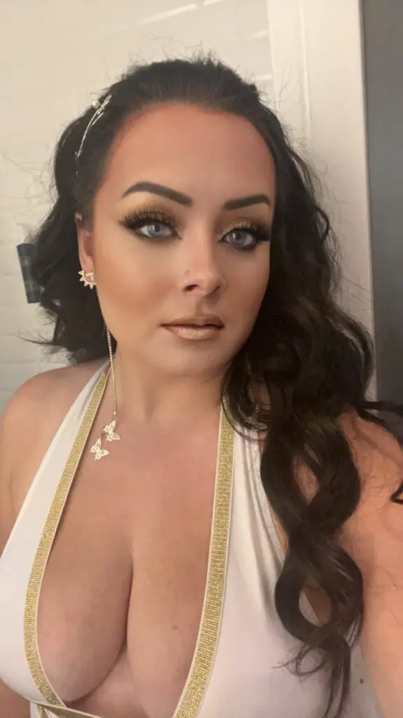 Megan Gaither, profesora de USA, fue descubierta en OnlyFans - ColorMusic