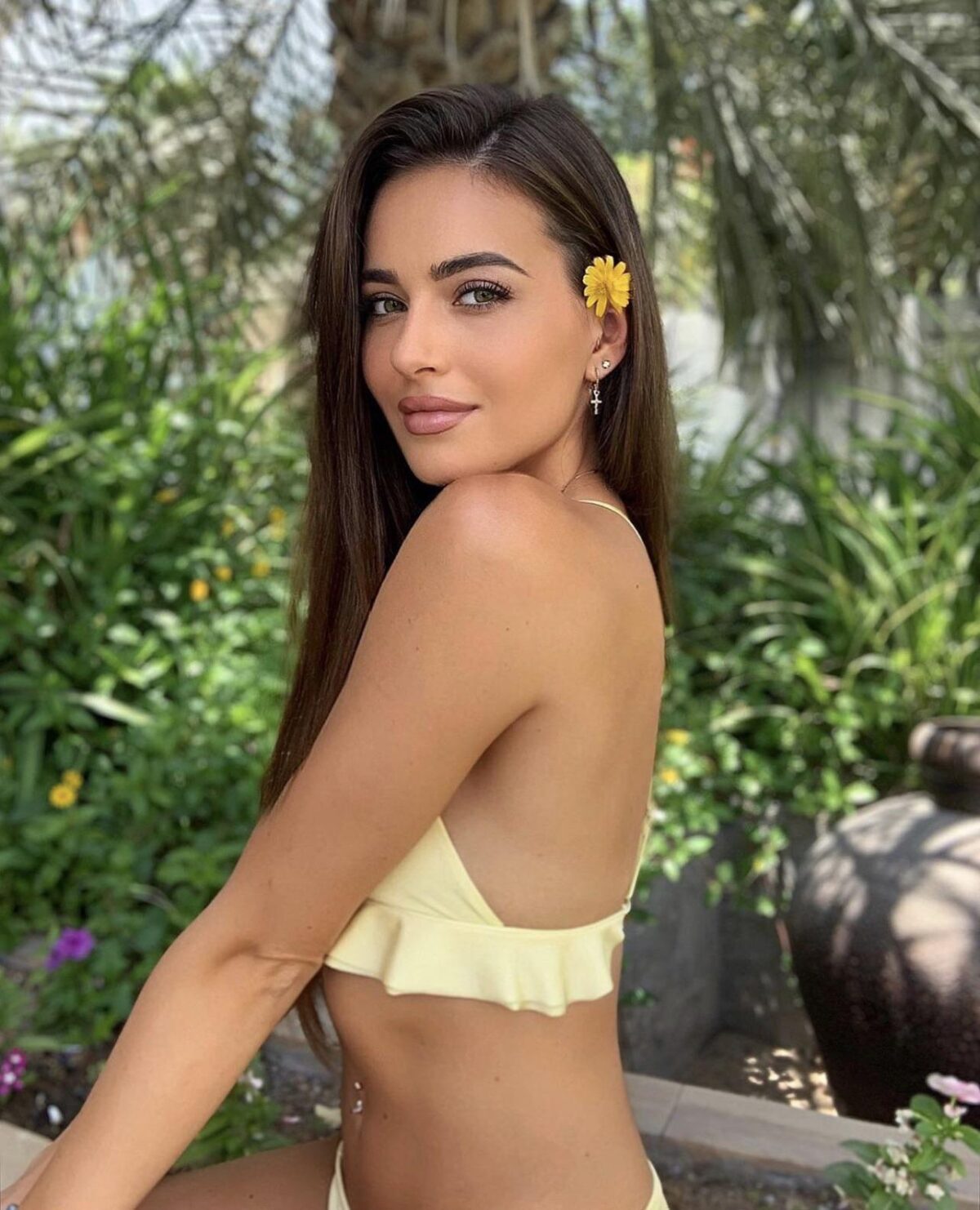 Izabela Ion - Modelo - ColorMusic