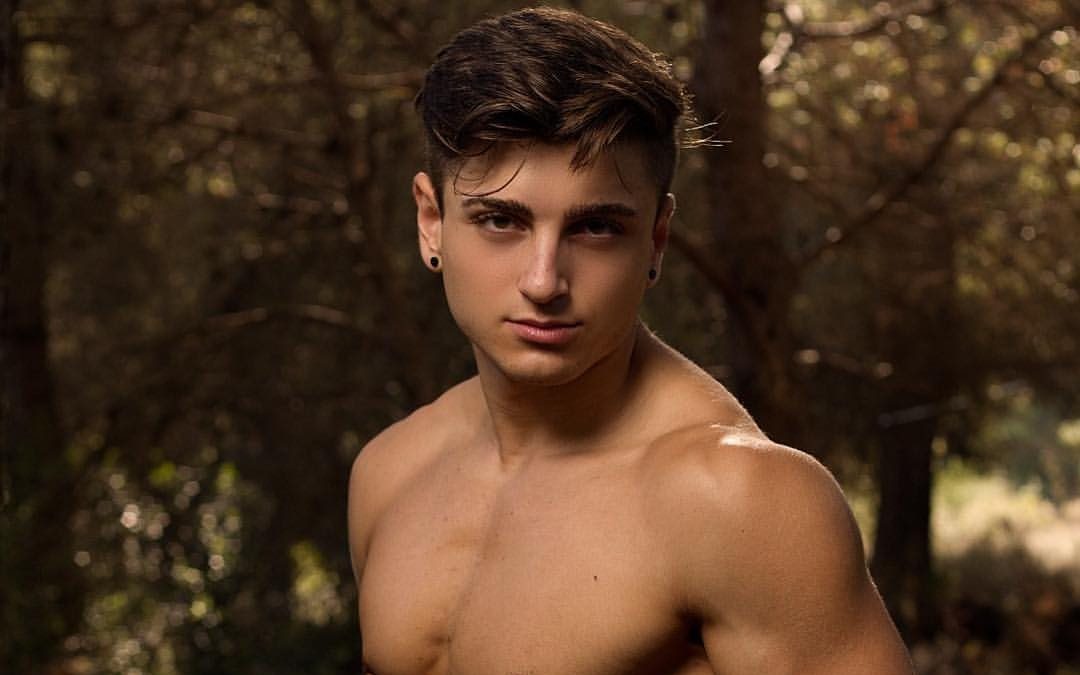 Carlos Effort: Influencer y Modelo Fitness - ColorMusic