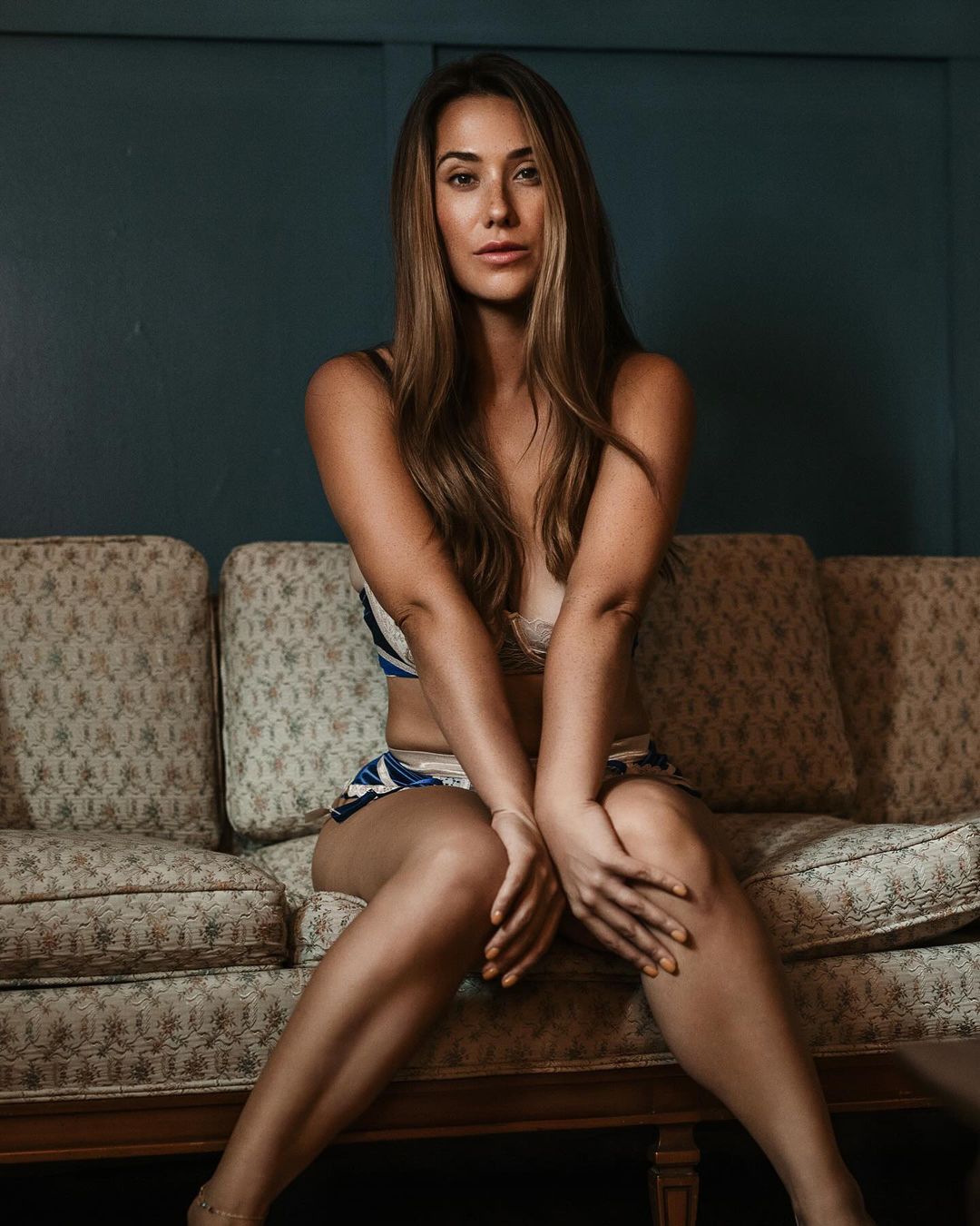 Eva Lovia en Lencería Blanca y Transparente - ColorMusic