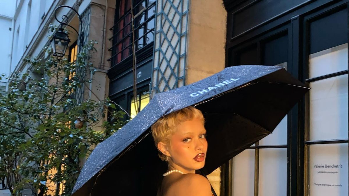 Khleopatre Donezo: Elegante y sensual en atuendo de glamour con ...