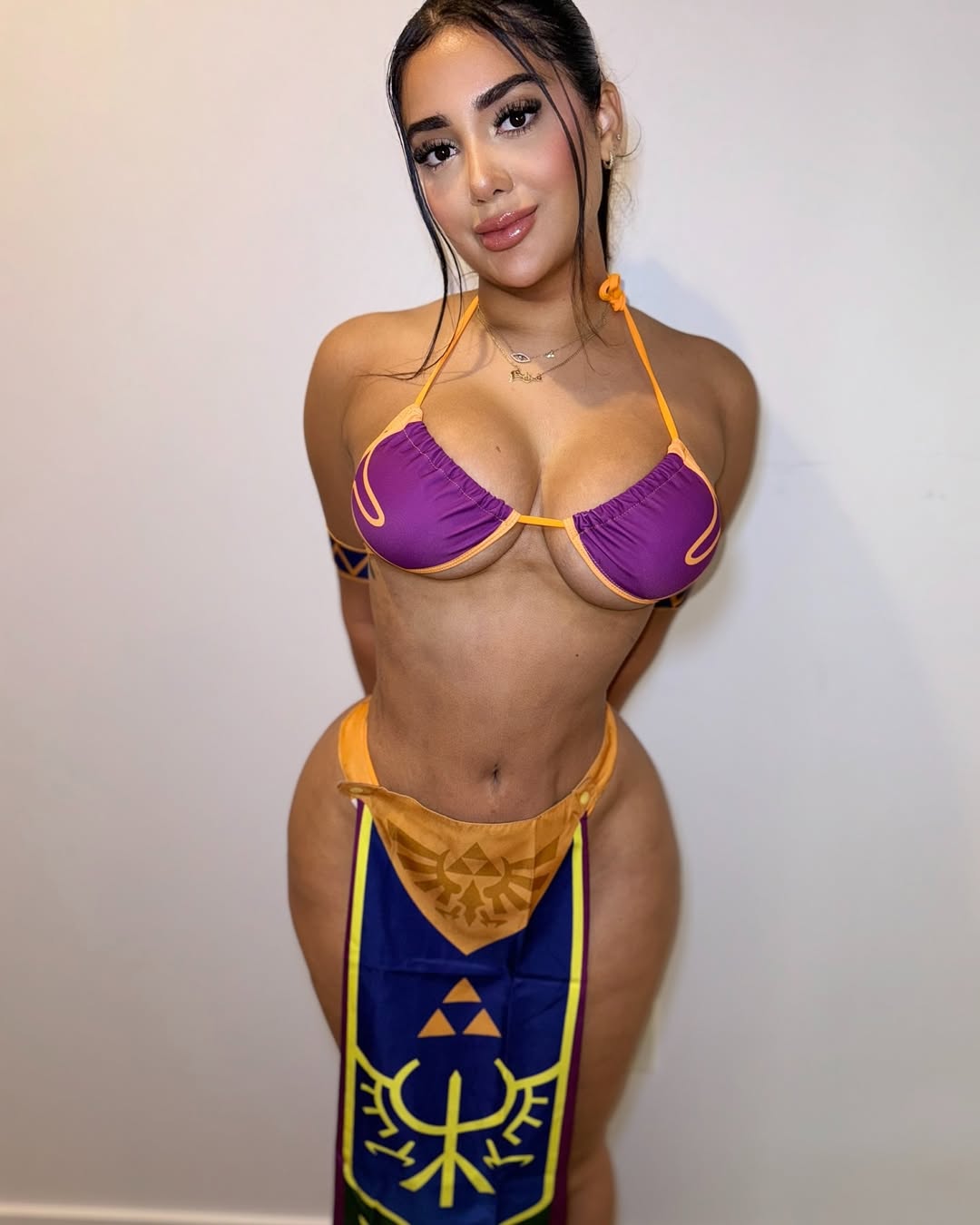 Mary Yousefi - Modelo - ColorMusic