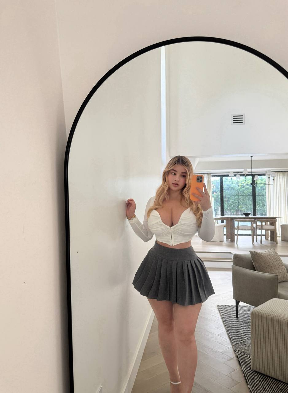 Fotos 2025 de Anastasiya Kvitko: curvas, lencería y bikinis hot - ColorMusic