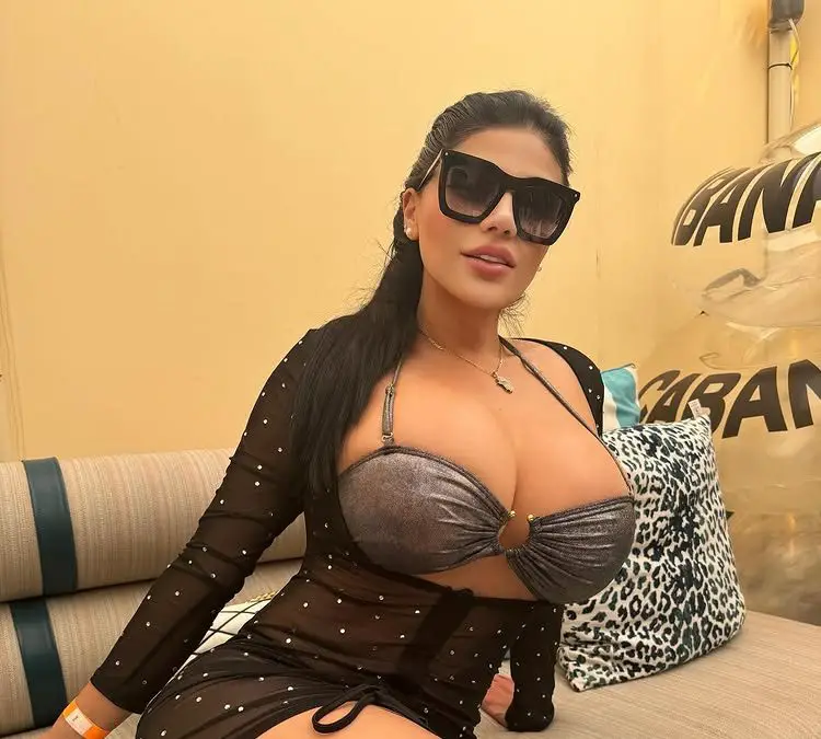 vianey-frias-onlyfans-03 - ColorMusic