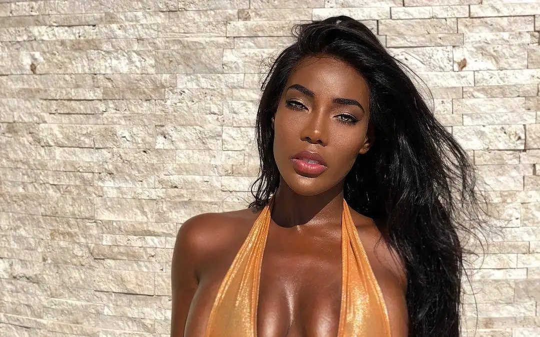 Monifa_Jansen_modelo-negra-holanda-018 - ColorMusic